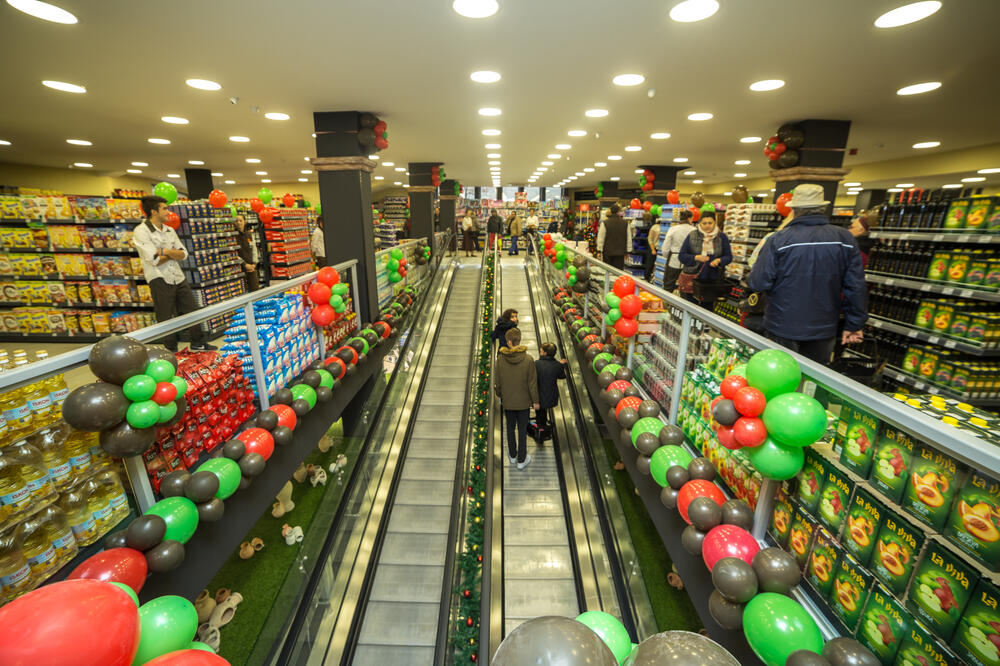 U Dobroti otvorena vrata renoviranog Aroma marketa