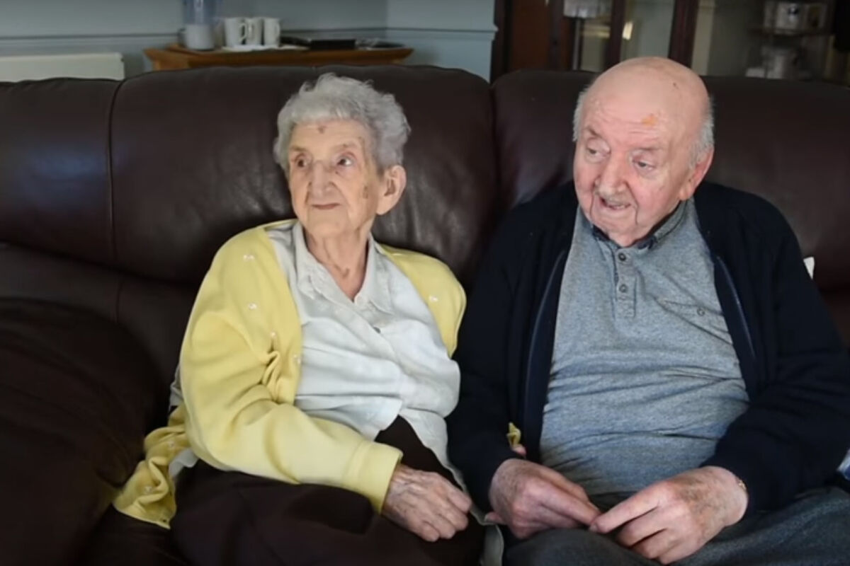 Tom Ima 80 živi U Domu Ali Majka I Dalje Brine O Njemu