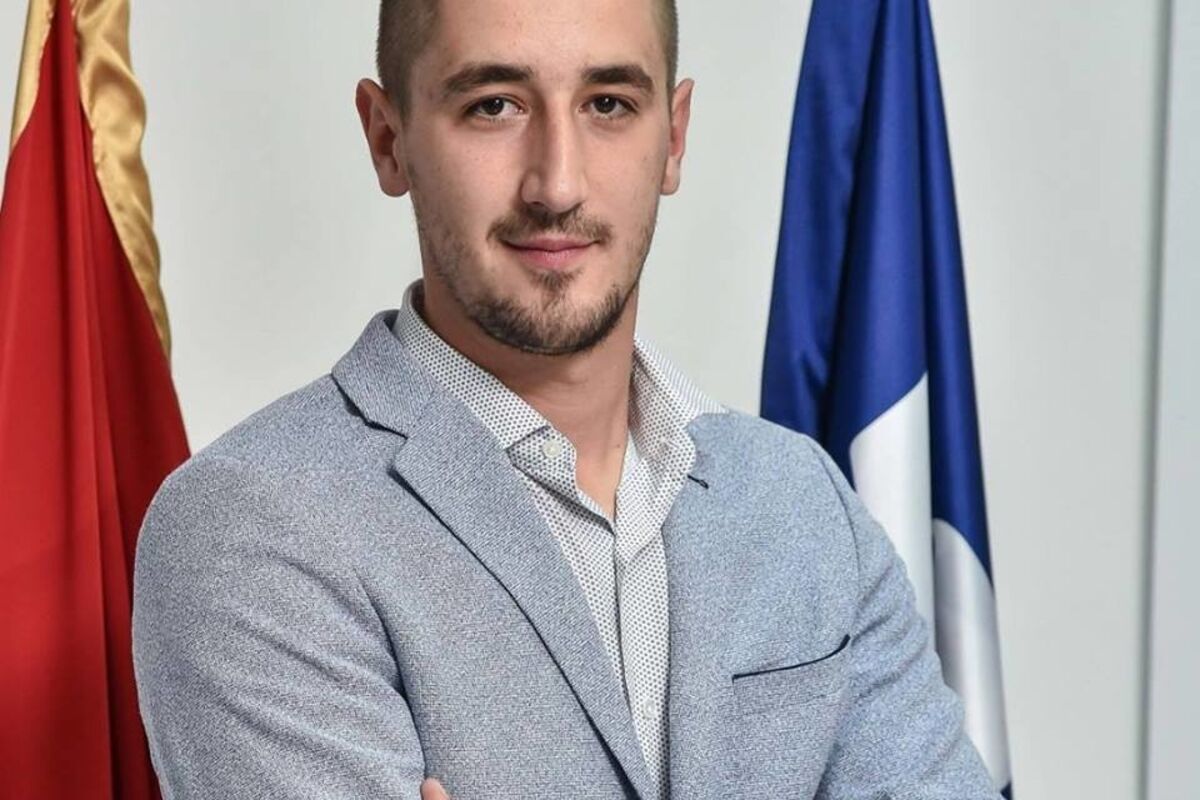 Rastoder: Ne učite nas istoriji fakulteta