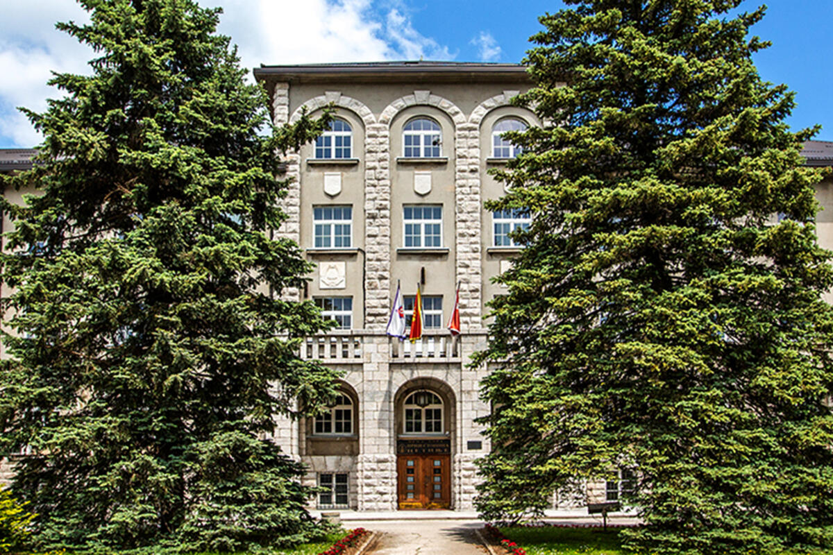 Visit Cetinje: Must-See Attractions and Tips