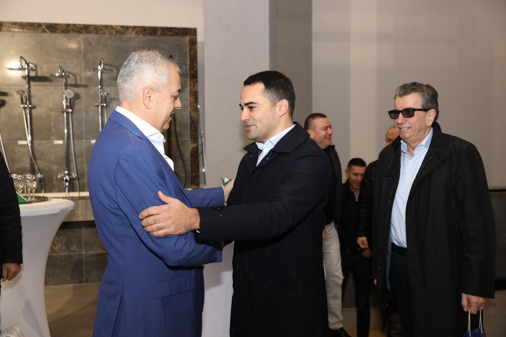 Otvoren je novi salon keramike i sanitarija u Baru | Media