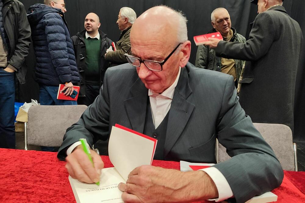 Lako je skinuti stege sa ruku, teško je maći one sa duše