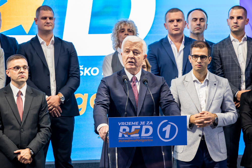 Marković: Vanredni parlamentarni izbori jedini su izlaz iz političkog lavirinta u kome se Crna ...